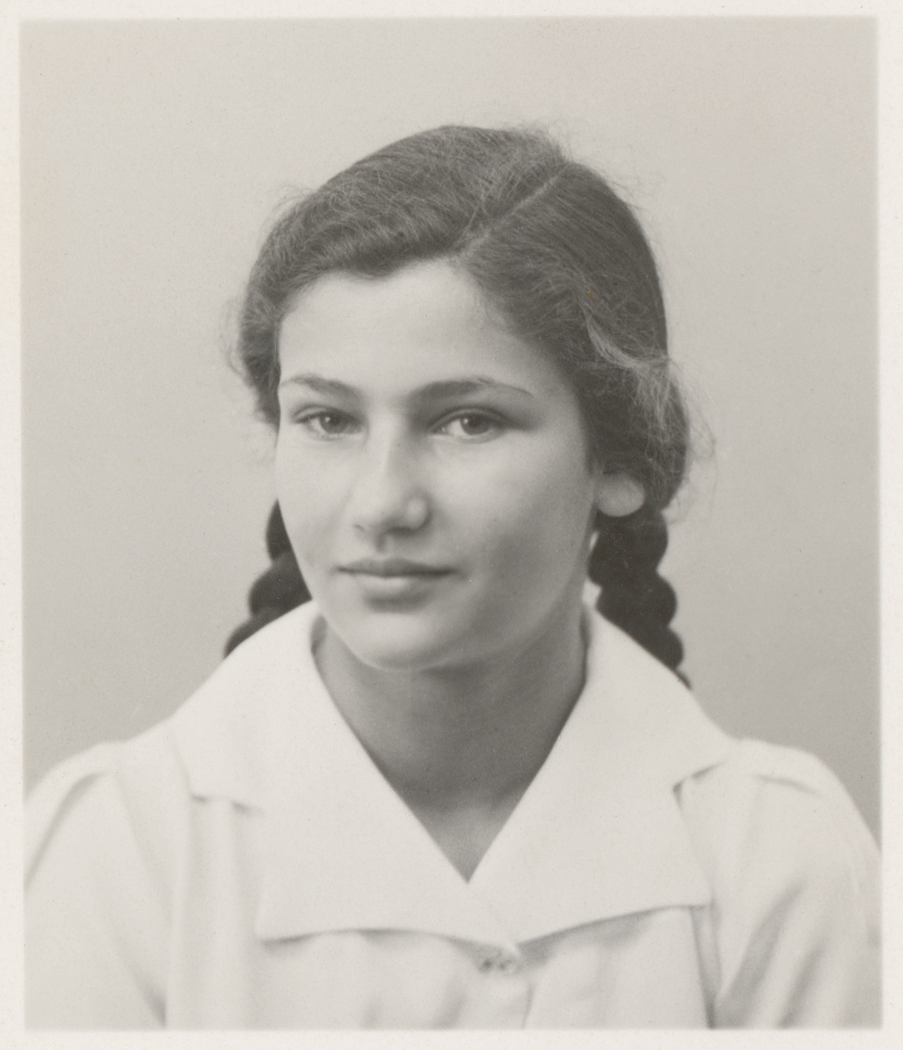 Simone Veil poignante et inédite au théâtre Antoine – Prestige'S